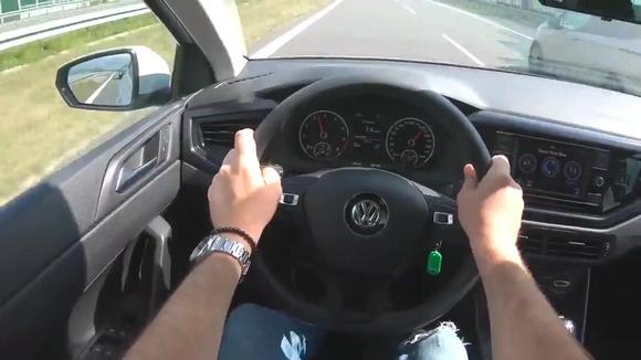 按下2019款大众POLO plus车钥匙,开车上路那刻才知道视野多宽阔