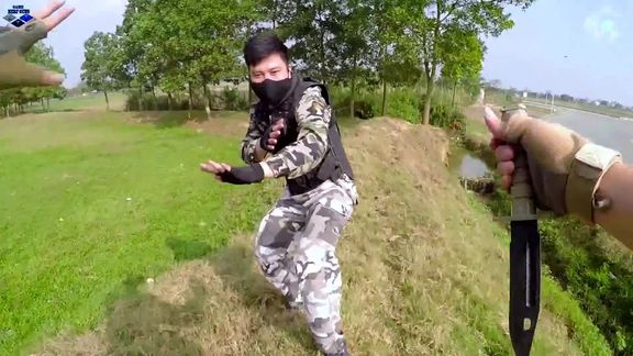 搞笑CS枪战,放虎归山看我如何秀枪法