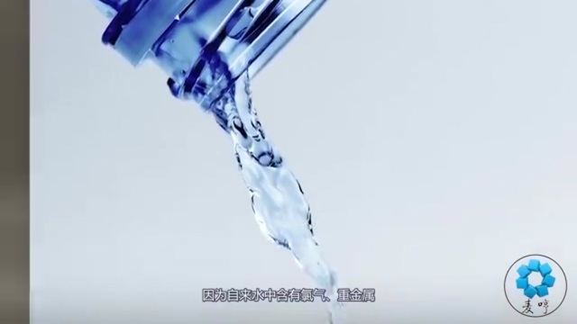 德国发明的网红滤水器,可乐直接变清水,不耗电真的简单粗暴?