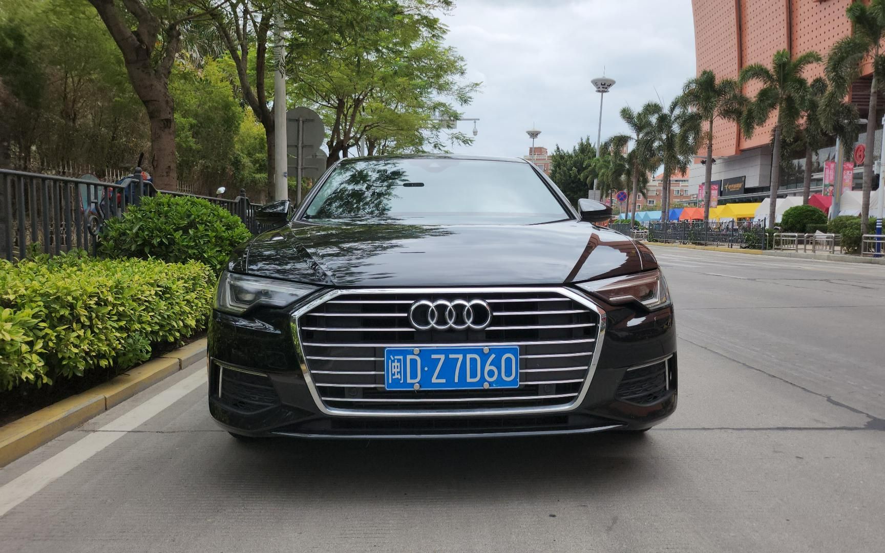 喜提奥迪A6L 拨片手动挡 没有特斯拉ModelY好开