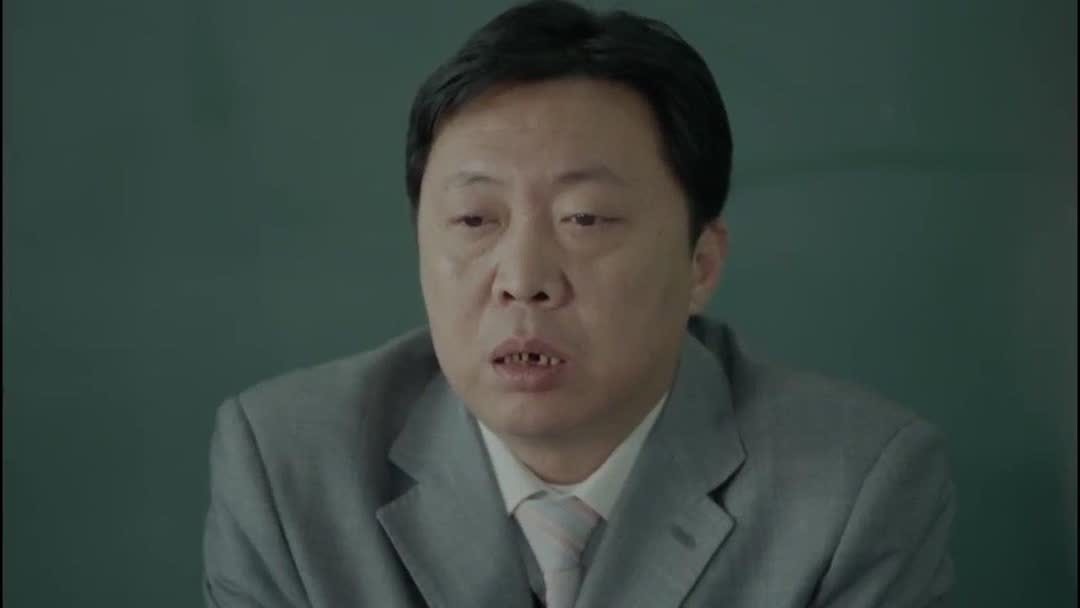 别让我看见:家长会老爸为儿子出头,校长都被感动,全场人鼓掌