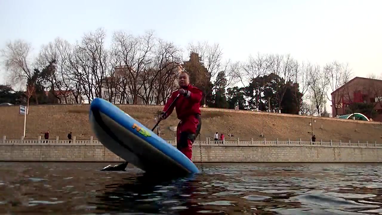 sup桨板踩板尾快速绕标练习技巧