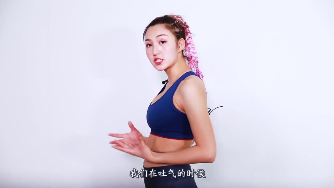 大肚腩怎么减?只要一根弹力带配合呼吸,干掉大肚腩轻松瘦小腹