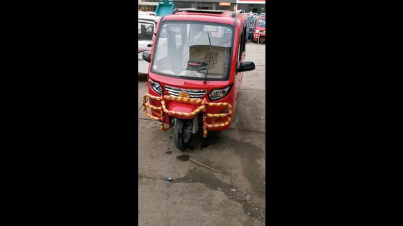 全封闭三轮摩托车领航者款,挂好牌照,等待提车中!