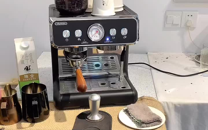 【咖啡师】打包杯咖啡拉花技巧