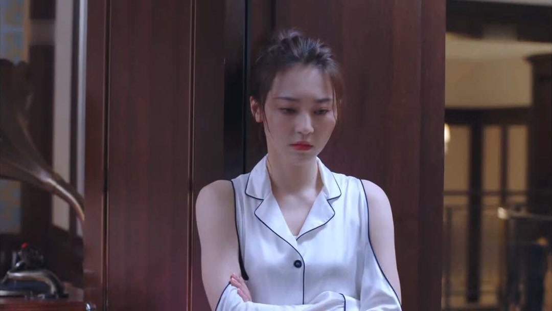 杨光这是干什么,搞的跟做贼一样!邹凯主动和高蜜离婚!