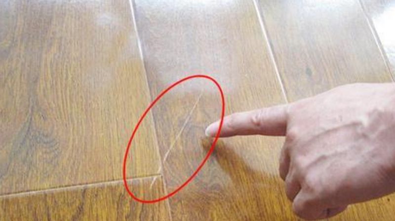 地板有划痕真心疼!教你一个小妙招,地板变得和新的一样