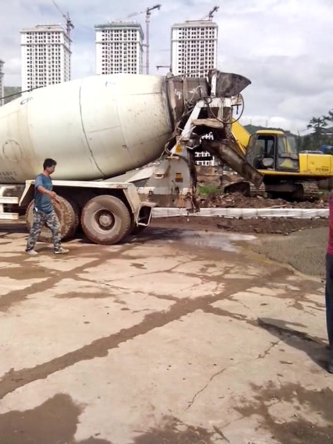 26入场混凝土道路浇筑