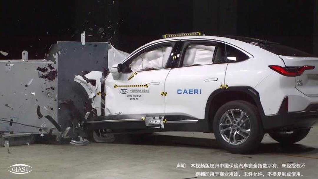 中保研碰撞测试视频合集:蔚来EC62020款 430KM运动版