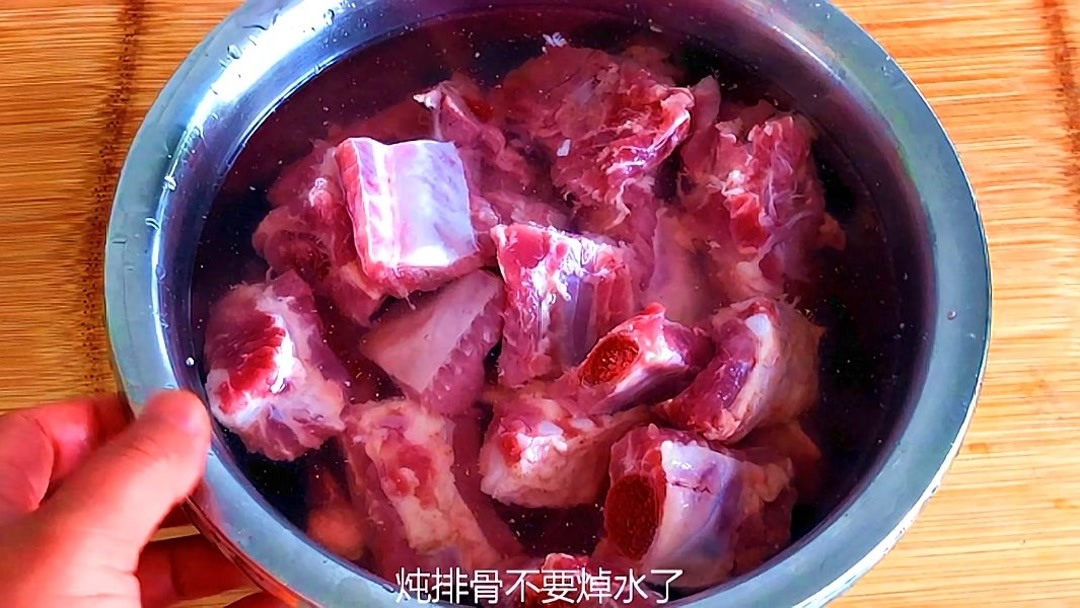 炖排骨时,万万别直接就下锅,大厨:多加这1步,排骨软烂还好吃