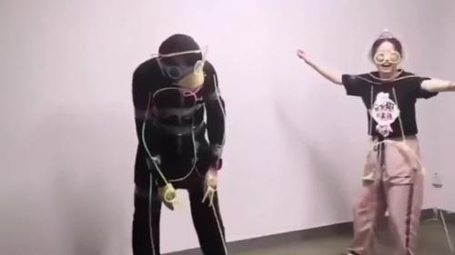 你们这样玩荧光棒要涨价了知道?