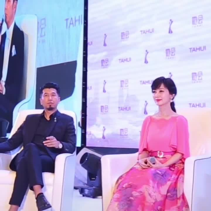 用艺术手法表现出
