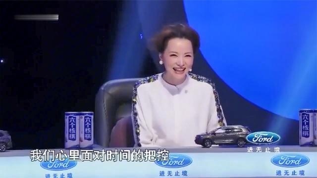 不可能:主持人把控时间更准?董卿精准倒计时,小撒捣乱