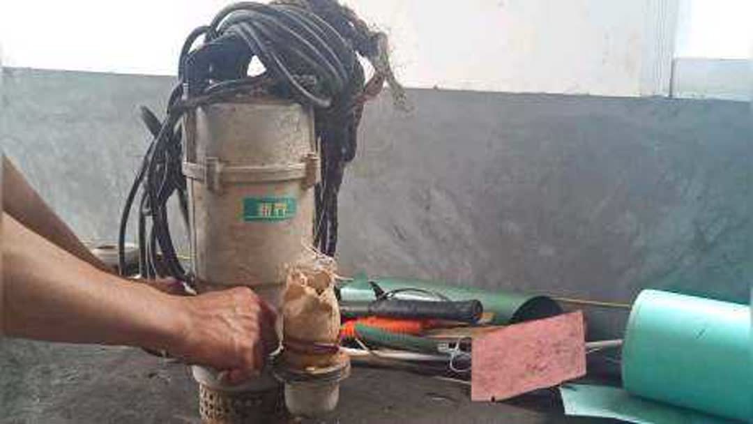 单相潜水泵有声音不会转,看小伙咋维修,可以轻松搞定