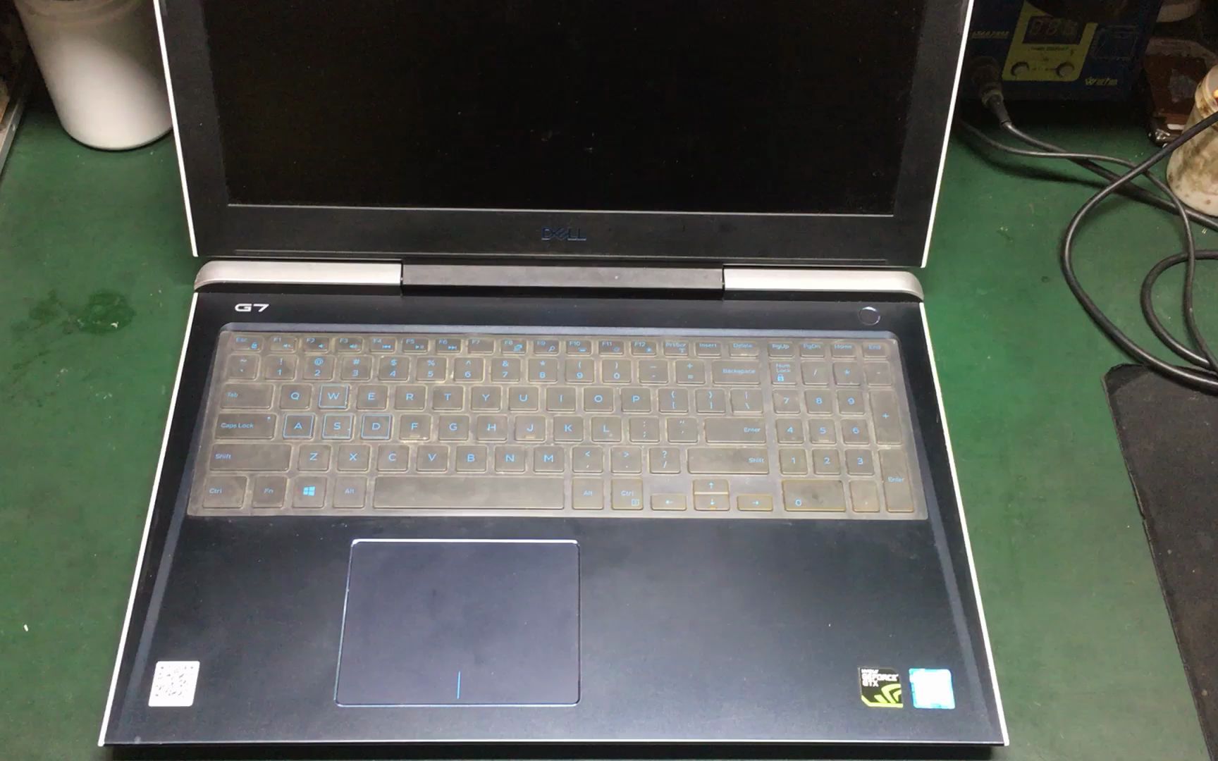 ...G7笔记本插入充电器灯就灭,19V短路直通显卡尽然没坏,这概率可以...