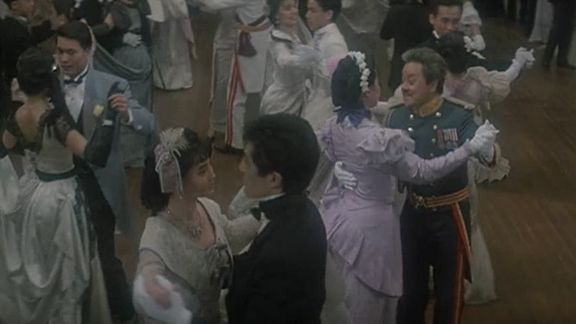 A计划续集:舞会看似一片祥和,背地里却暗潮涌动,黑白两道混杂