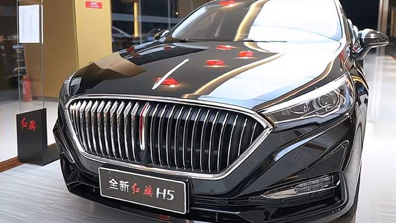 8.38万起售,全新2022款红旗HS5来了,BBA之外的性价比首选