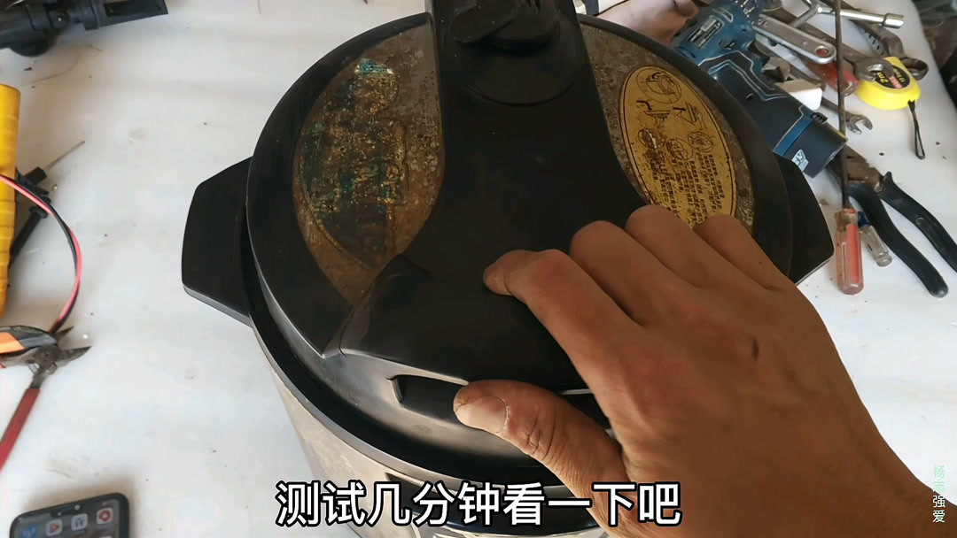 电压力锅坏了,灯不亮,维修电压力锅方法分享