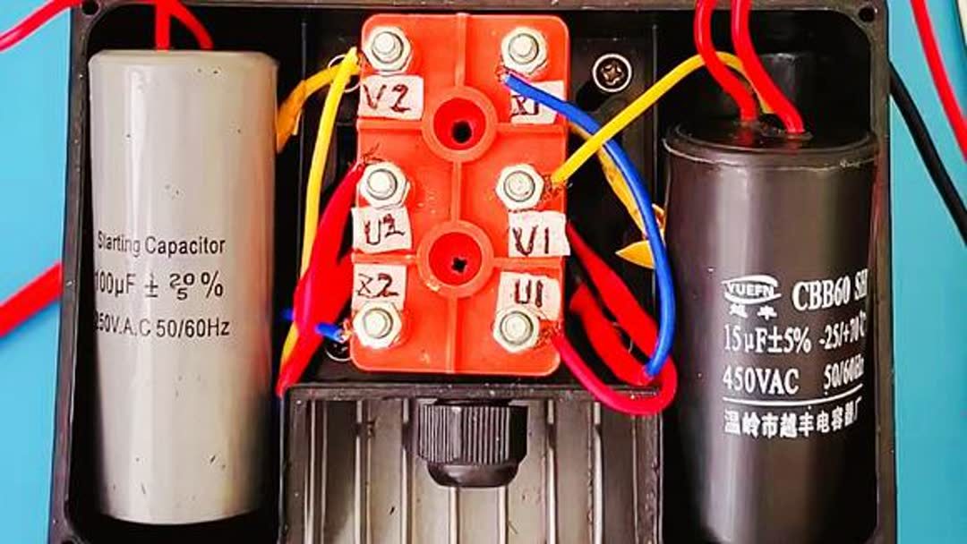 电容放电伤人,电工经常碰到,老电工教我一招,再也不会电到人了