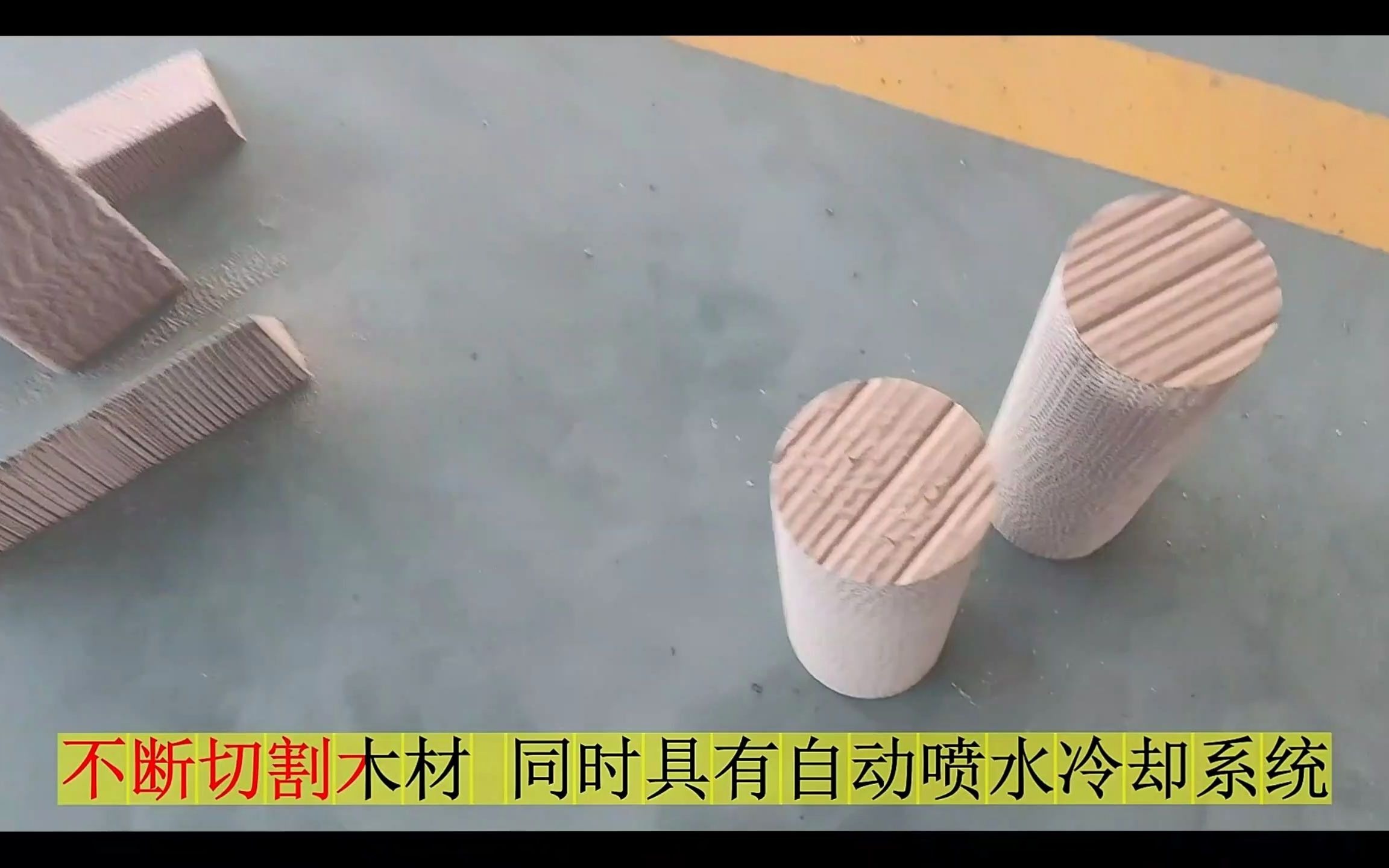 猫抓板生产 无石棉垫片切割机器视频 (2)