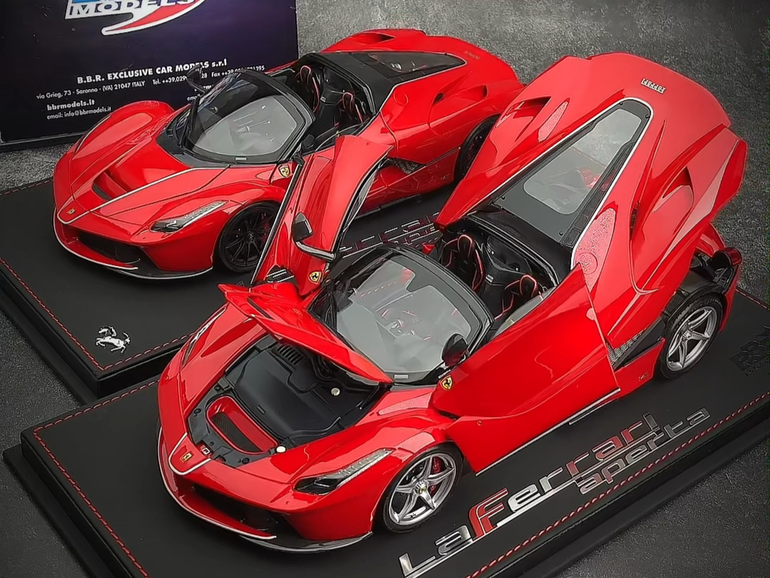 BBR 1:18 法拉利 拉法 敞篷 红色带底座合金开门汽车模型