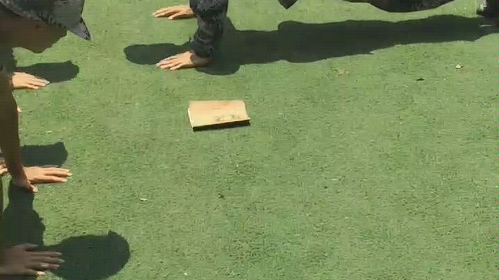 开学就高二了,好怀念高一军训的时候啊