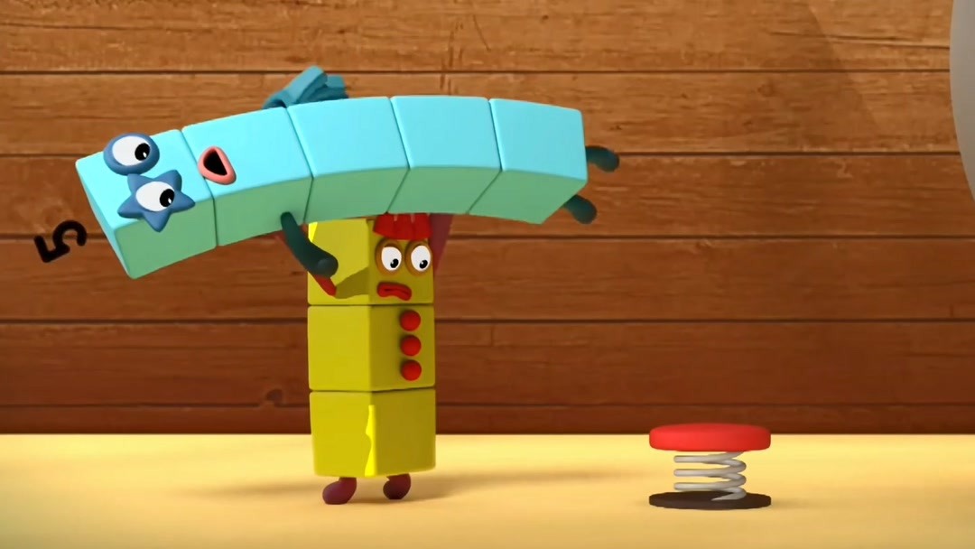 数字积木动画:小3变得好狂躁 抬起5哥就往弹簧上砸