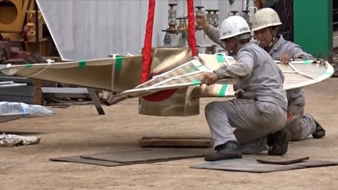 松浦造船厂新造货轮的传动轴及螺旋桨等的安装