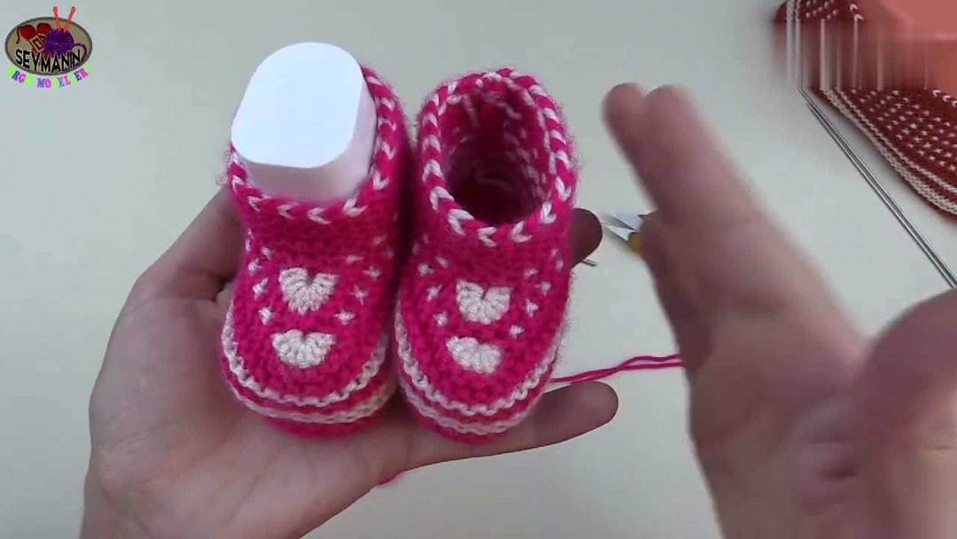 2种毛线编织可爱婴儿毛线鞋,宝宝毛线鞋编织教程!简单又易织