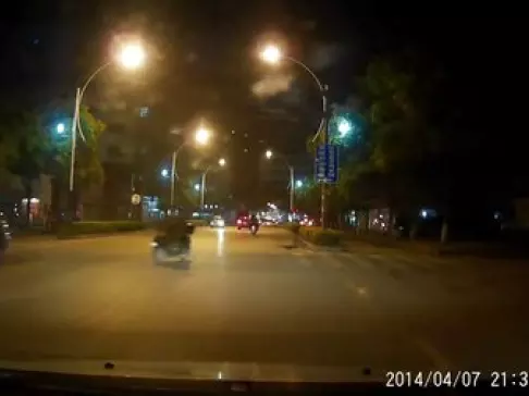 威仕特R1夜摄