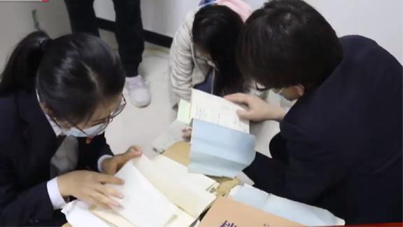 局处长亲历查档案办退休流程,3小时翻3000页档案