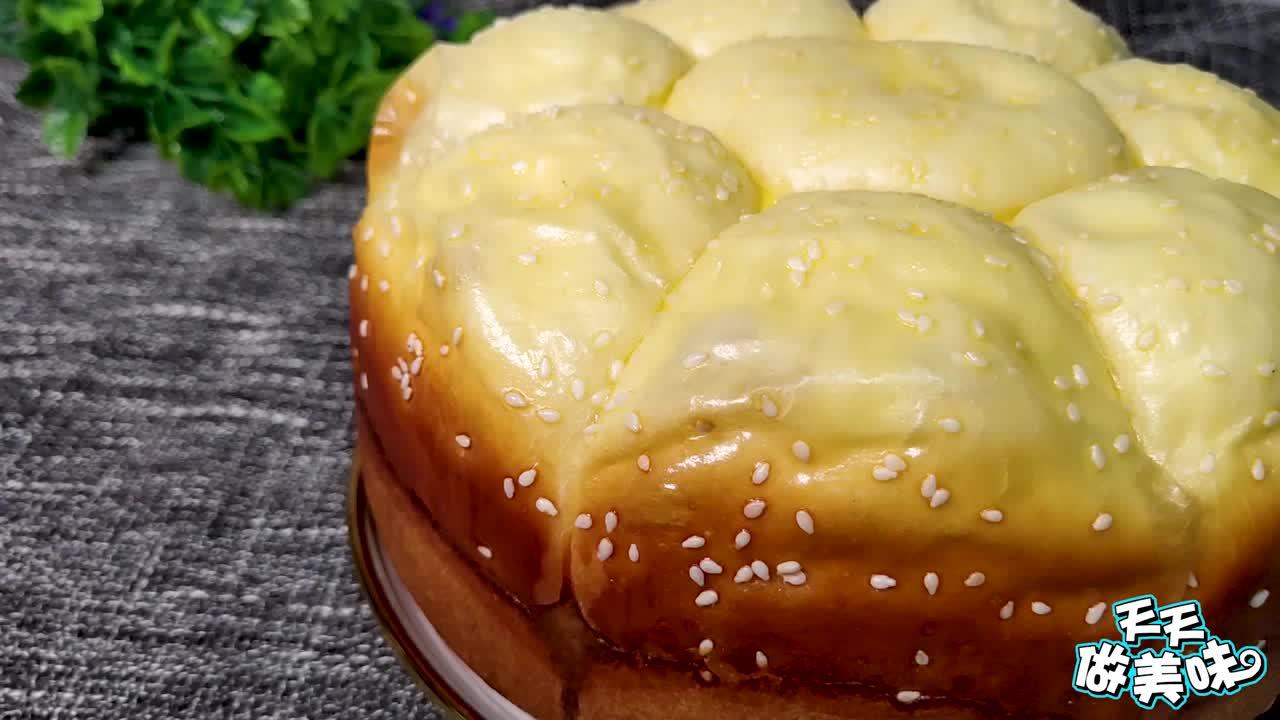 教你家常手撕面包的做法,柔软拉丝,保证天天吃不够#美食不止一分钟@...
