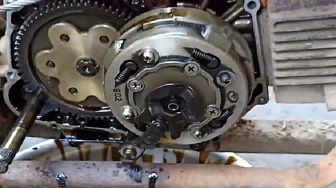 摩托车离合器片打滑如何维修,老师傅教你正确方法,学到了!