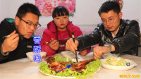 陕北霞姐30元买1只下蛋鸡,一煮一炸香辣过瘾,一上桌全家都爱吃