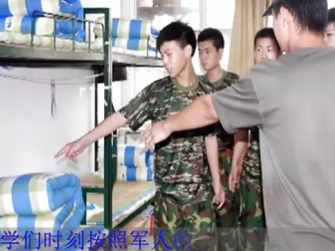 2013年北京万通汽修学校秋季军训视频