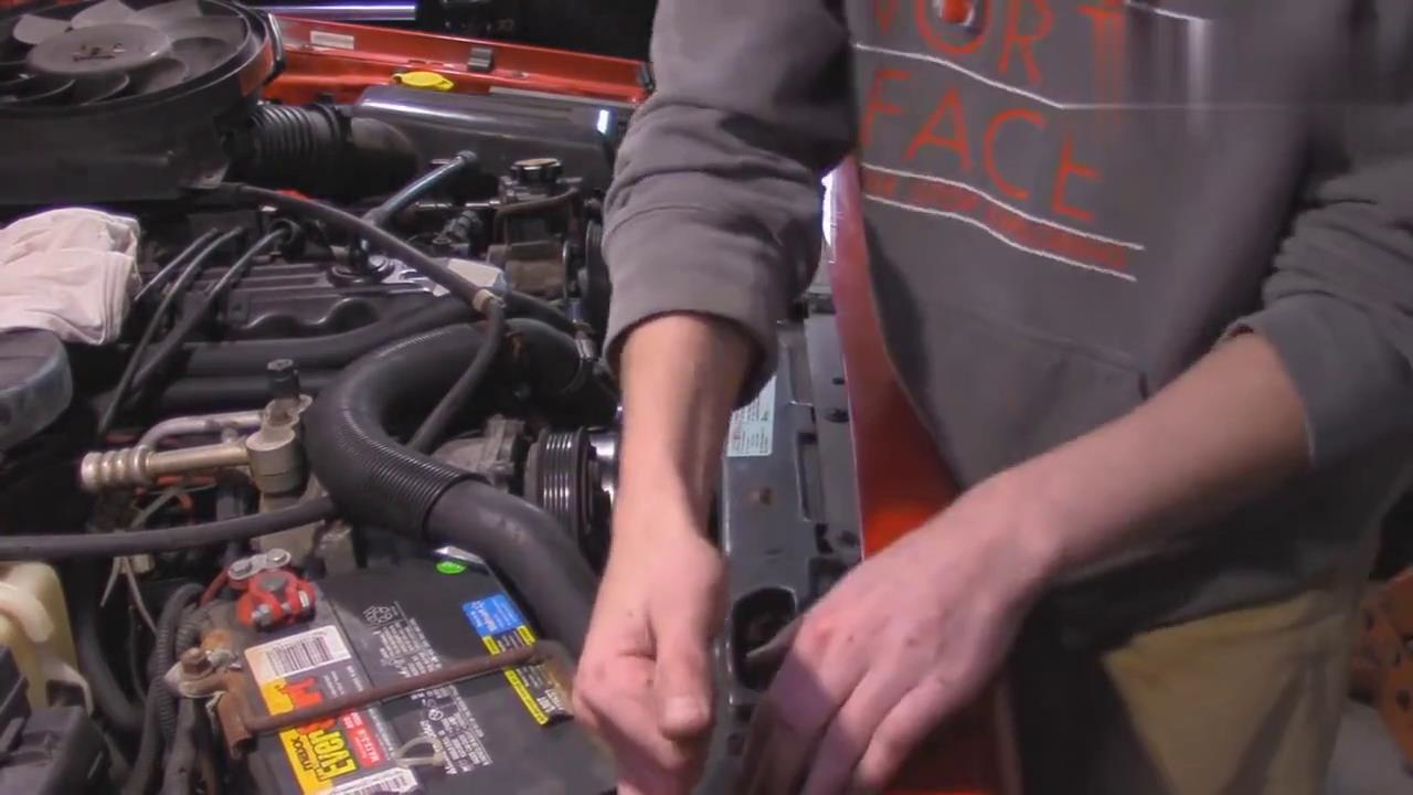 汽车平衡器该如何检修?看外国小哥操作一遍就知道了,原理不难!