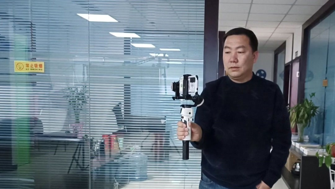 手机稳定器 微单稳定器合二为一是不是有点尴尬了