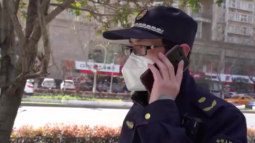 西安雁塔城管人性化执法,温馨提示取代罚单