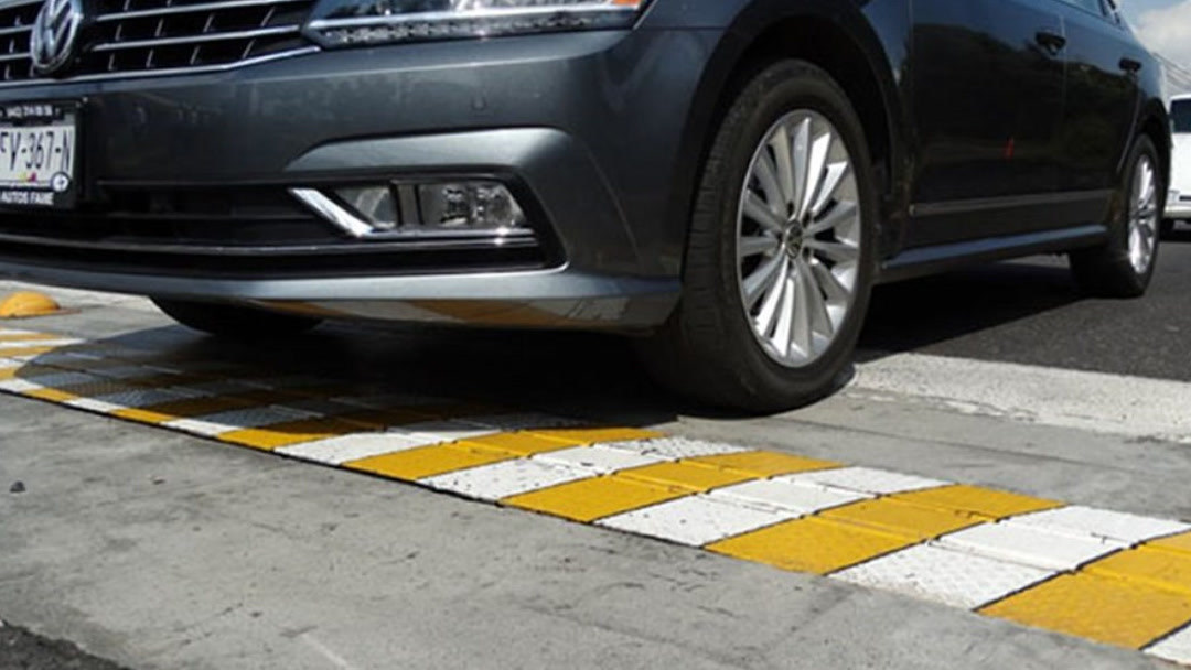 能升降的减速带,自动感应车速,不减速通过后果很严重