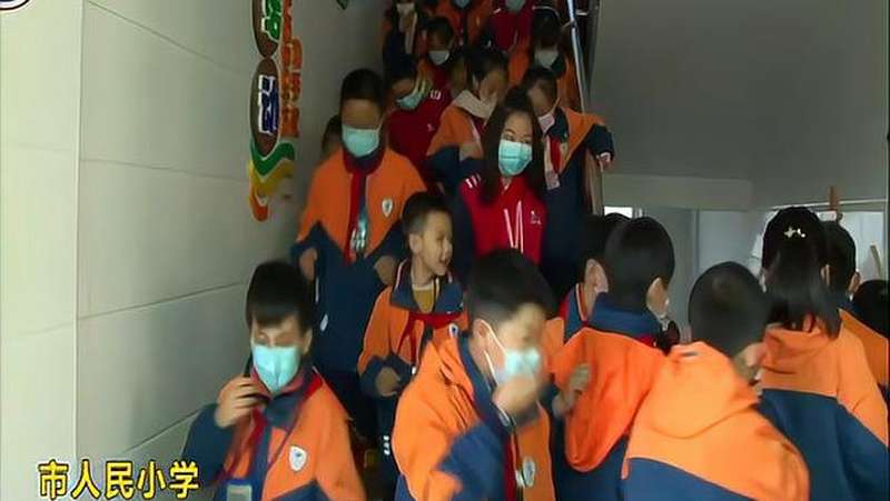 我市各学校举行消防应急疏散演练,筑牢校园安全“防火墙”