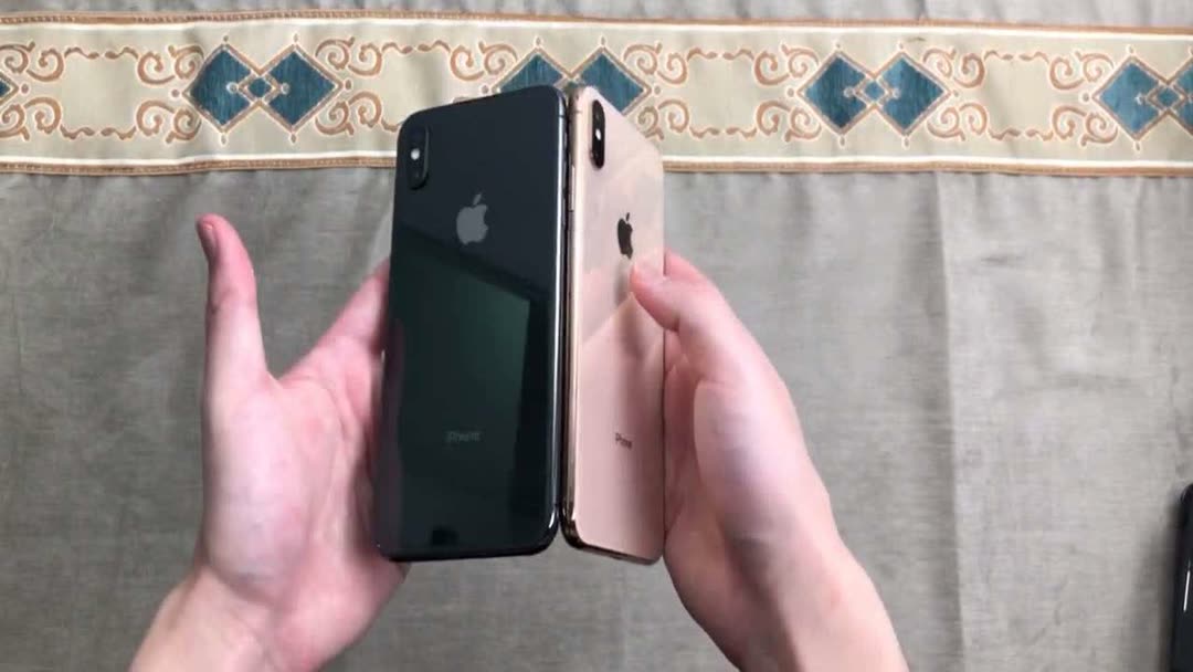 手动改装,首款“苹果折叠屏”手机——诞生!