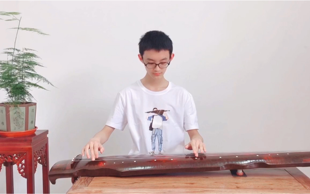 ...,琴堂小学员家长说学校让每个学生拍一个视频,在小学毕业典礼上播放...