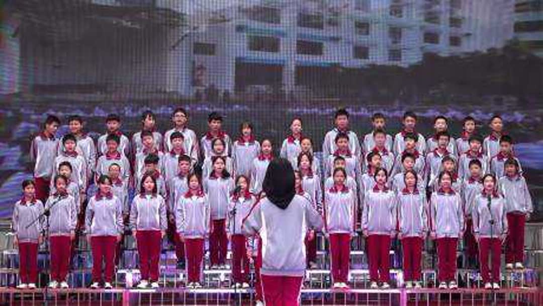 中学生班级合唱《北京东路的日子》感同身受