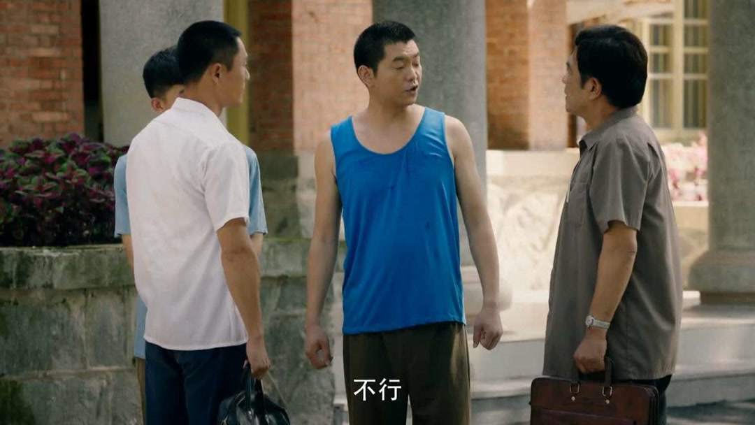 骑摩托人酒驾撞到云宽拖拉机致死。家属找云宽讨说法算账