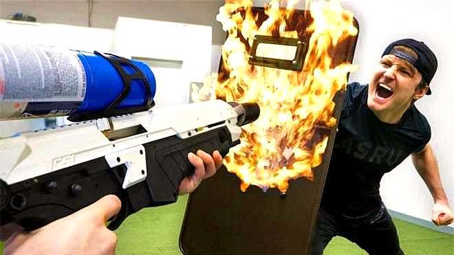 防爆盾牌到底有多坚硬?老外作死亲测,结果彻底服了