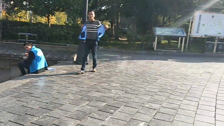 跑饿了么的骑手的真实生存状态,网上那心什么一个月赚几万骗人的