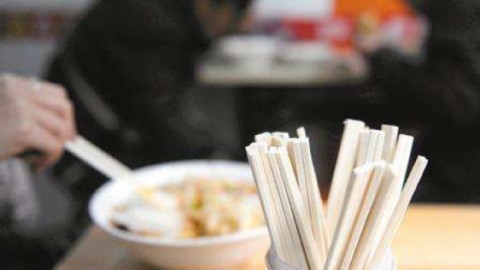 一次性筷子使用后,都去哪了?看完引人深思