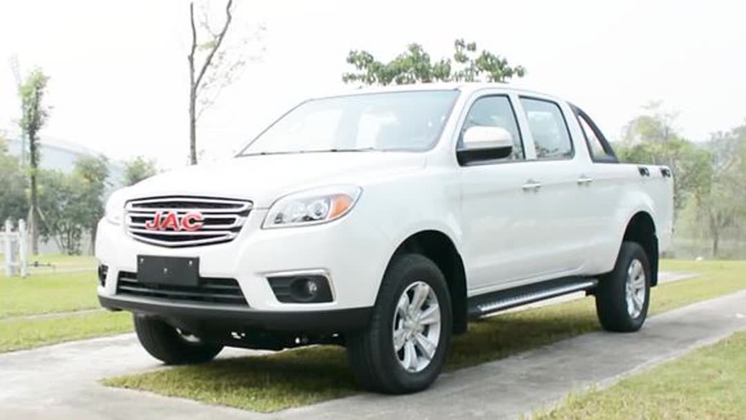 平底货箱设计,配置媲美乘用车,帅铃T6创客精英版皮卡实拍评测