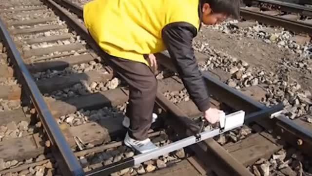 火车轨距,为什么要设成1435毫米?