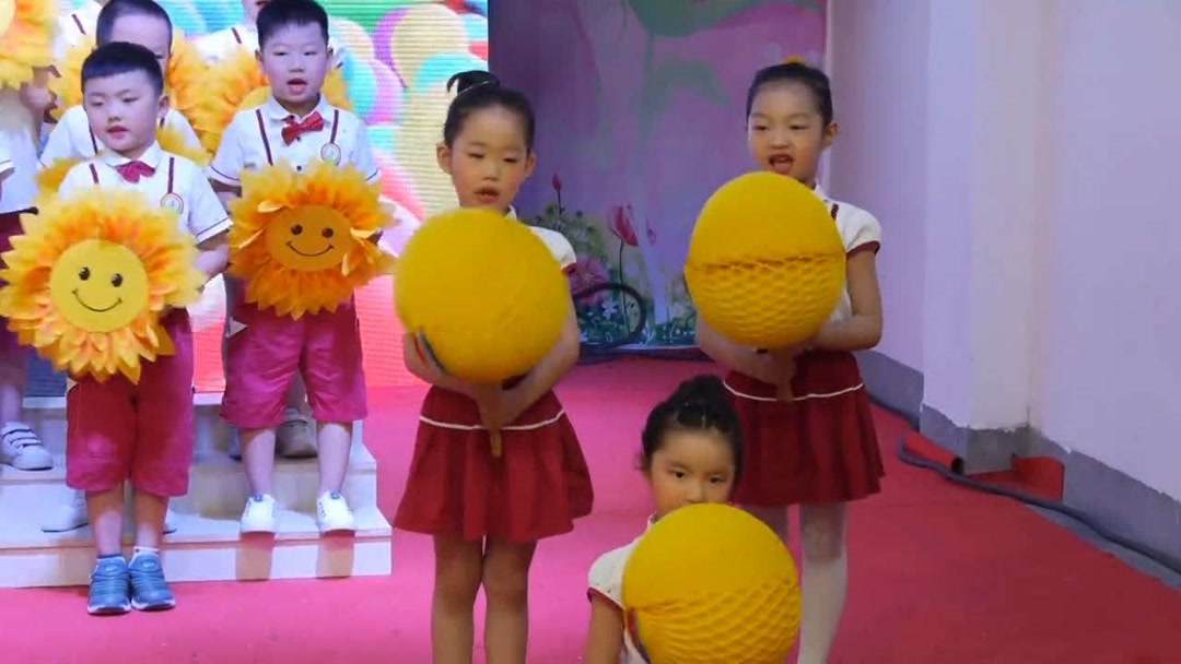 幼儿园舞蹈视频《我们大班毕业了》,送给即将步入小学的孩子们